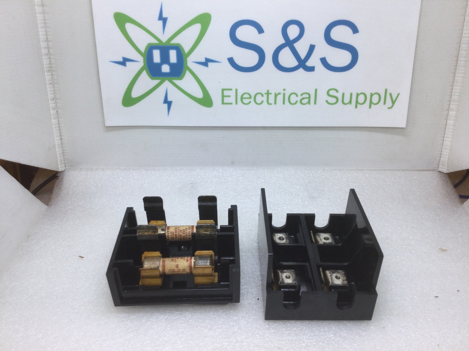 General Electric Type NEC Pull Out Fuse Box 30A 250V 2 Pole With Fuses ...
