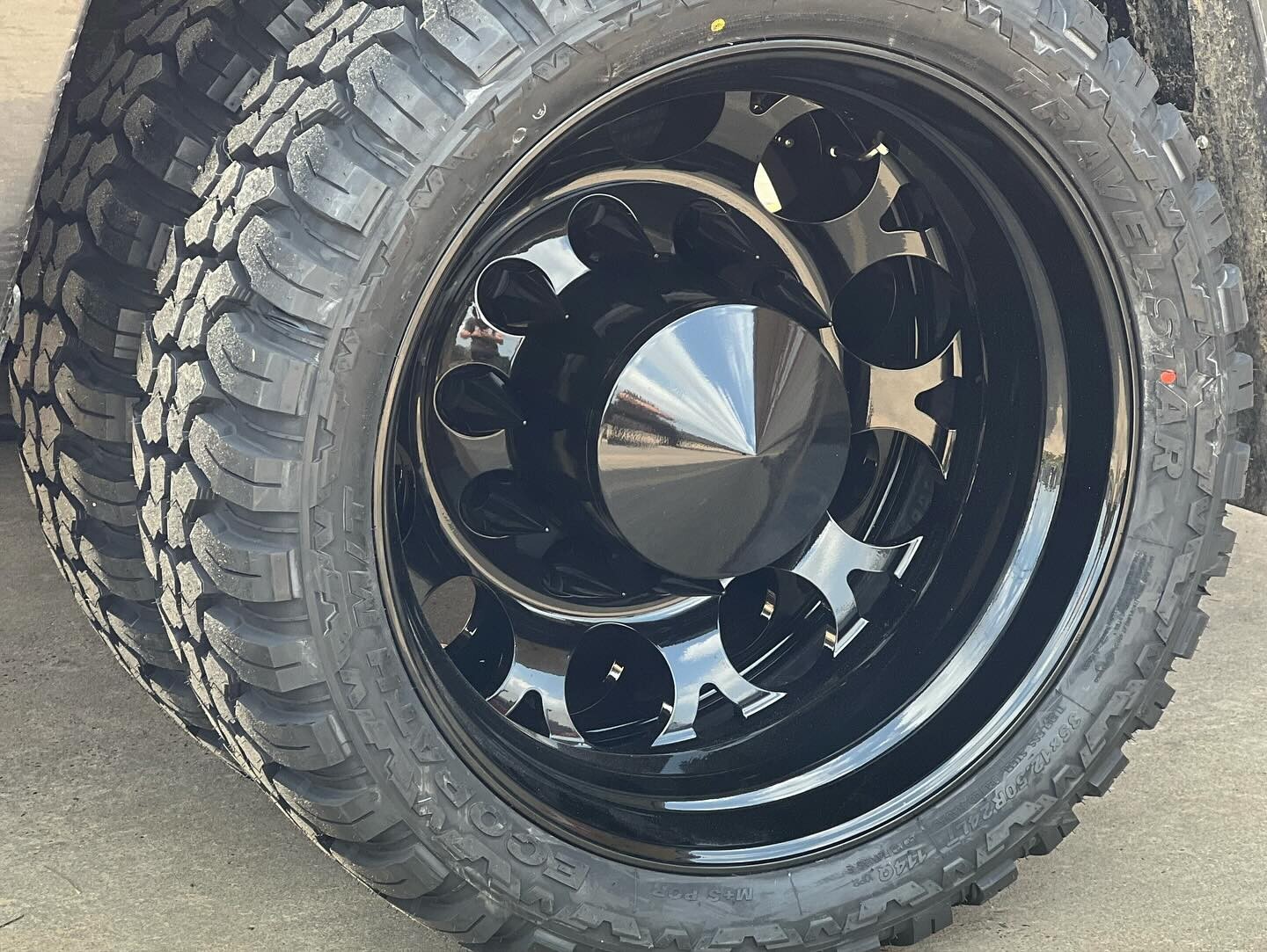 24” CUSTOM CUT ALCOA BLACK WHEELS DUALLY TRUCKS W/35125024 Tire caps ...