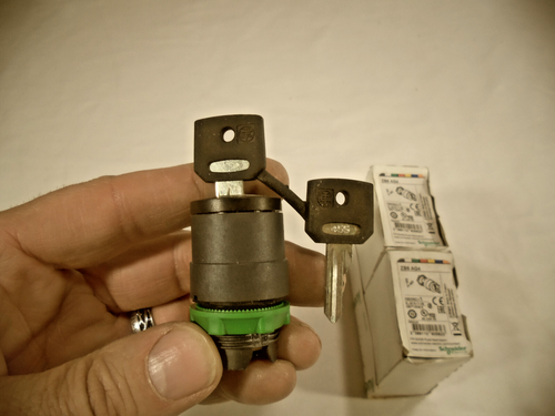 ZB5AG4 Lot of 3 Schneider XB5 plastic black 22mm key One is Lose #74 | eBay