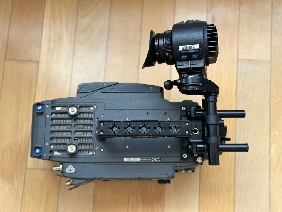 ARRI Alexa LF - Large Format Camera Package with 4x 2TB Cards & Reader ...