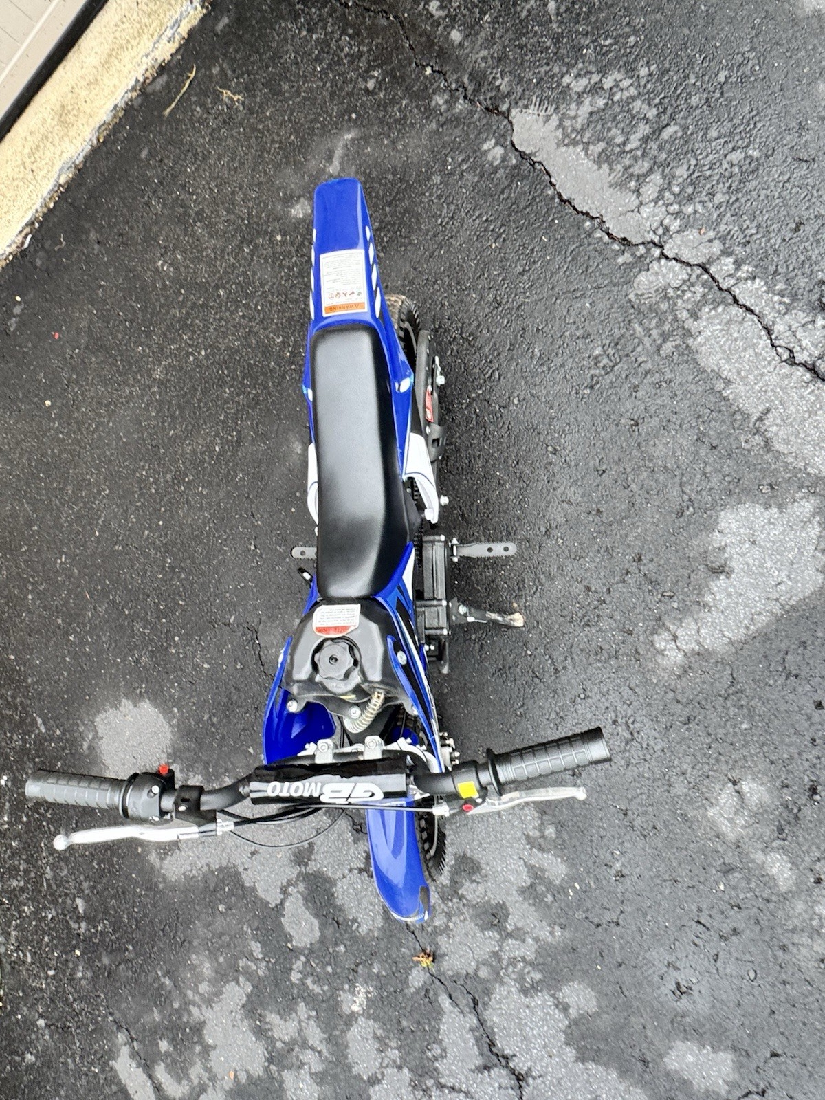 Gas-powered kid dirt bike, beginner-safe, easy throttle, sturdy frame ...