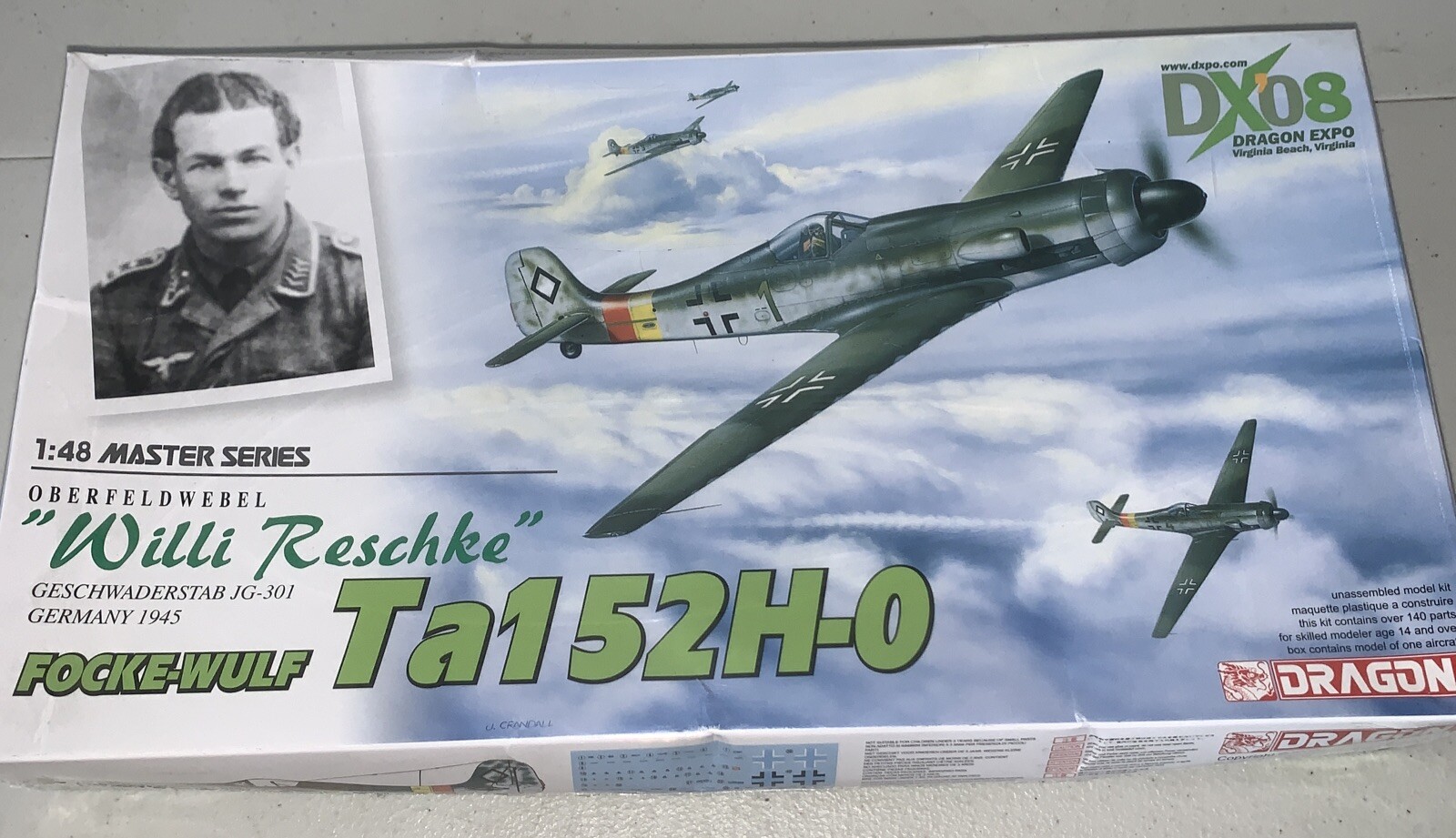 DRAGON MASTER SERIES FOCKE-WULF TA152H-0 WILLI RESCHKE 1:48 MODEL KIT ...