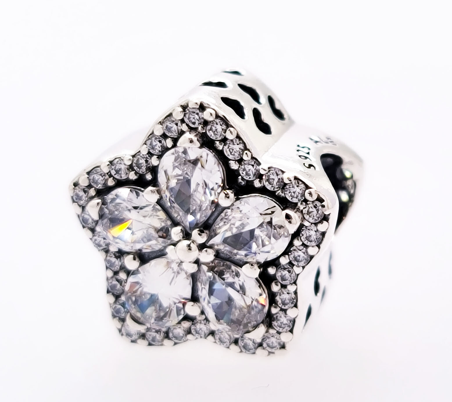 New 100% Authentic PANDORA 925 Sparkling Snowflake Pave Charm Pendant ...