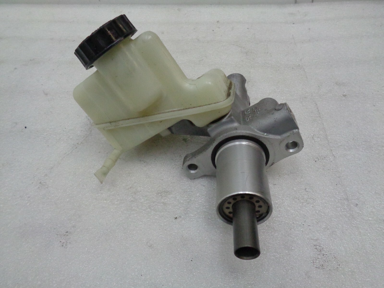 2008-2015 Mercedes C350 W204 Brake Master Cylinder A2044300002 OEM ...