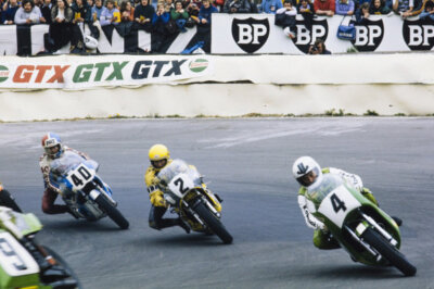 Mick Grant Kawasaki leads Kenny Roberts Yamaha 1976 Motorcycle Racing ...