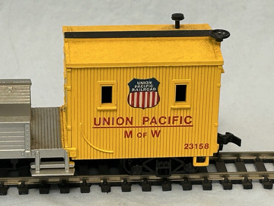 HO Scale Union Pacific MOW Crane Set w/ Boom Flat & Caboose Cars | eBay