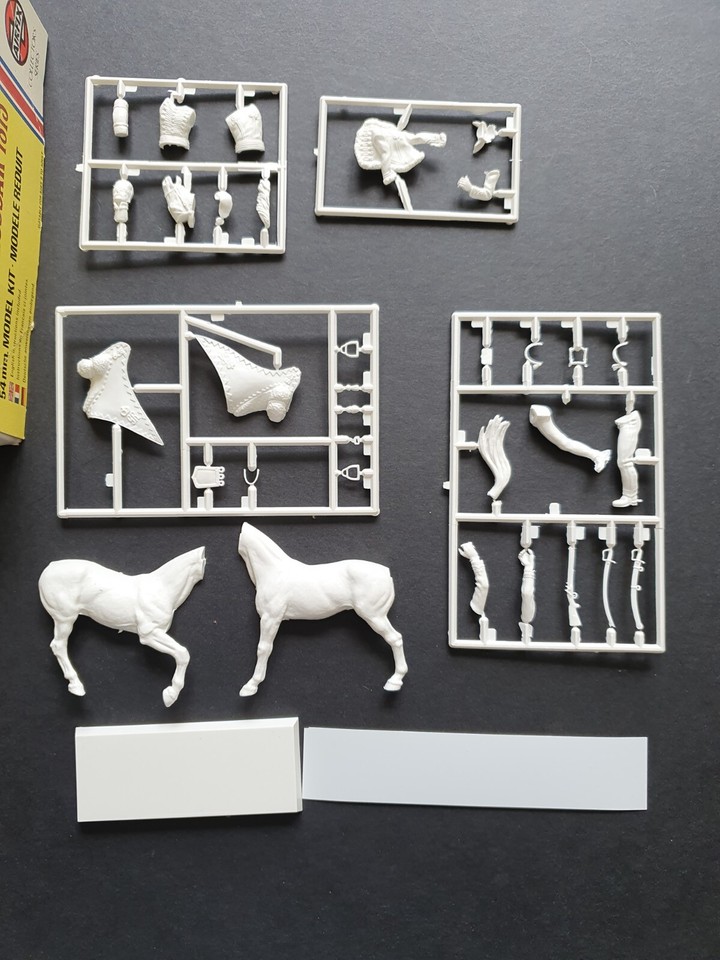 AIRFIX 54mm 10th BRITISH HUSSAR 1815 02551-9 COMPLETE MODEL KIT BOXED ...