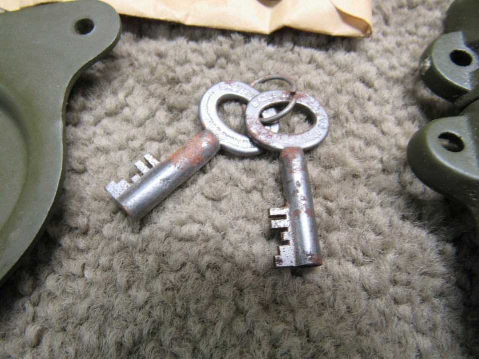 WW2 US Military Trunk Footlocker Lock W/ All Hardware 1943 Eagle Lock ...