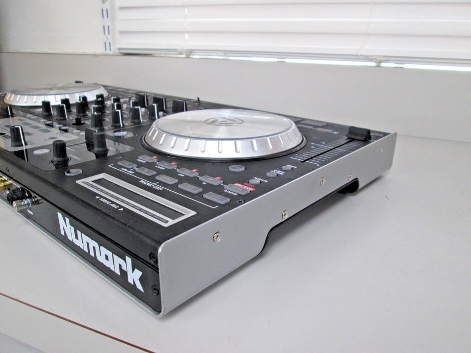 Numark NS6 Professional 4-Channel DJ Controller Touch-sensitive ...