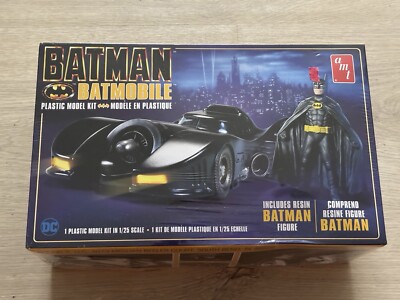 NEW AMT 1989 Batmobile With Batman Figure 1/25 Scale Model Kit SEALED ...