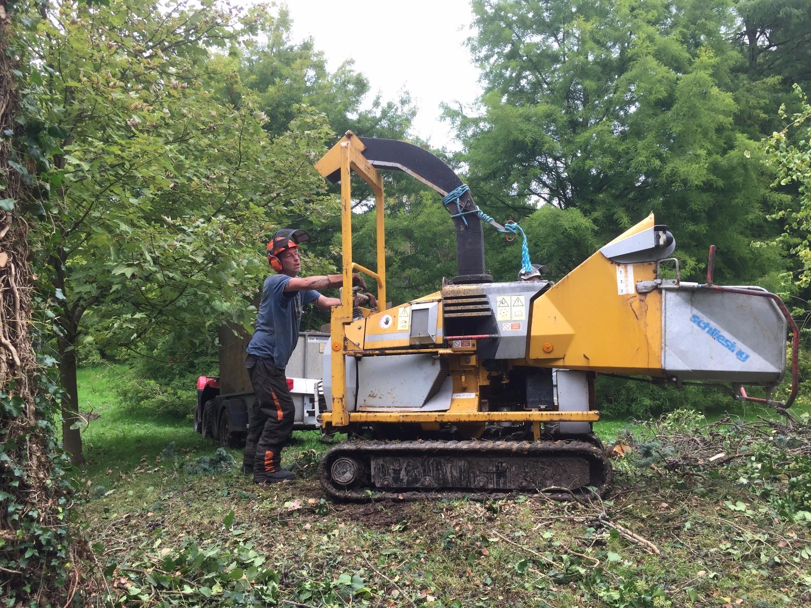 8" Tracked Wood Chipper Hire With Operator Surrey, Sussex and Hampshire ...