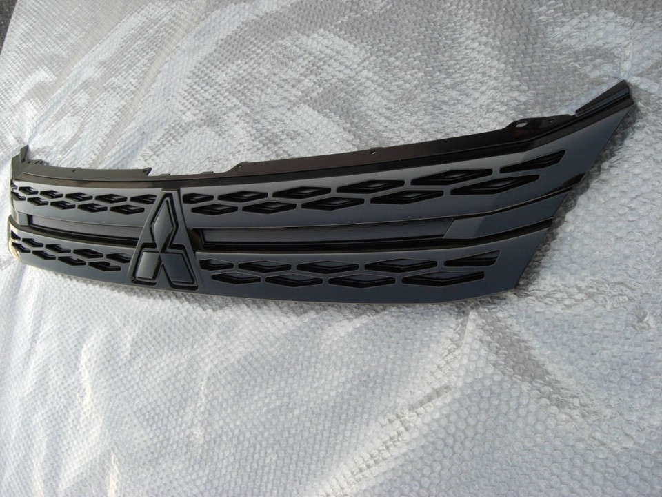 Current Cv Series Delica D5 Late Genuine Front Grill All Black Glossy ...