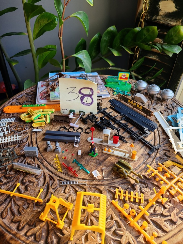 Vtg HO Scale Train Accessories Replacement Parts Lot Signs Signals ...