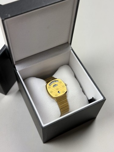 Gucci Grip GG Stainless Steel Quartz Watch Gold | eBay