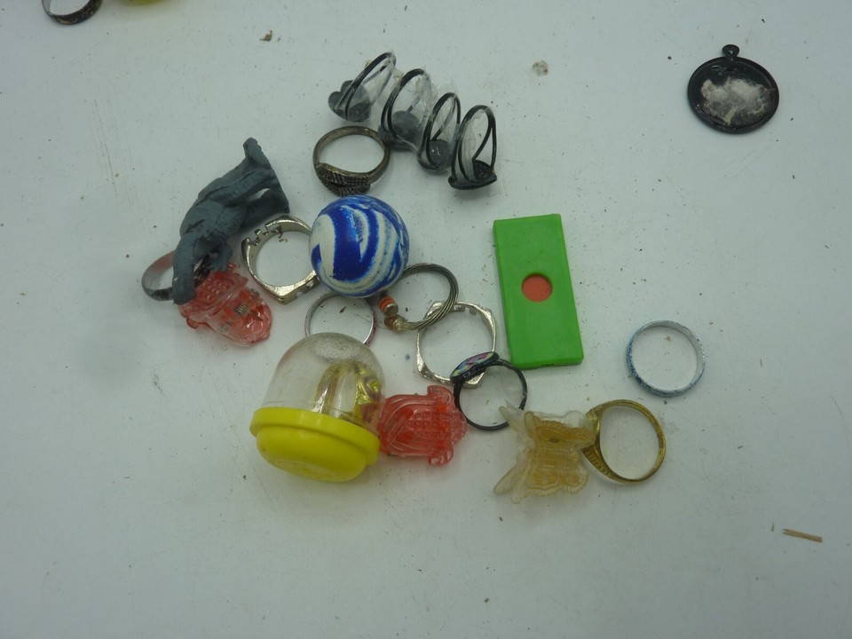 HUGE Vintage Vending Machine Toys Bulk Lot Gumball Prizes 1990s Rings ...
