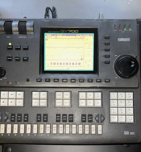 Yamaha QY700 - Music Sequencer Workstation / Synthesizer / Drum Machine ...
