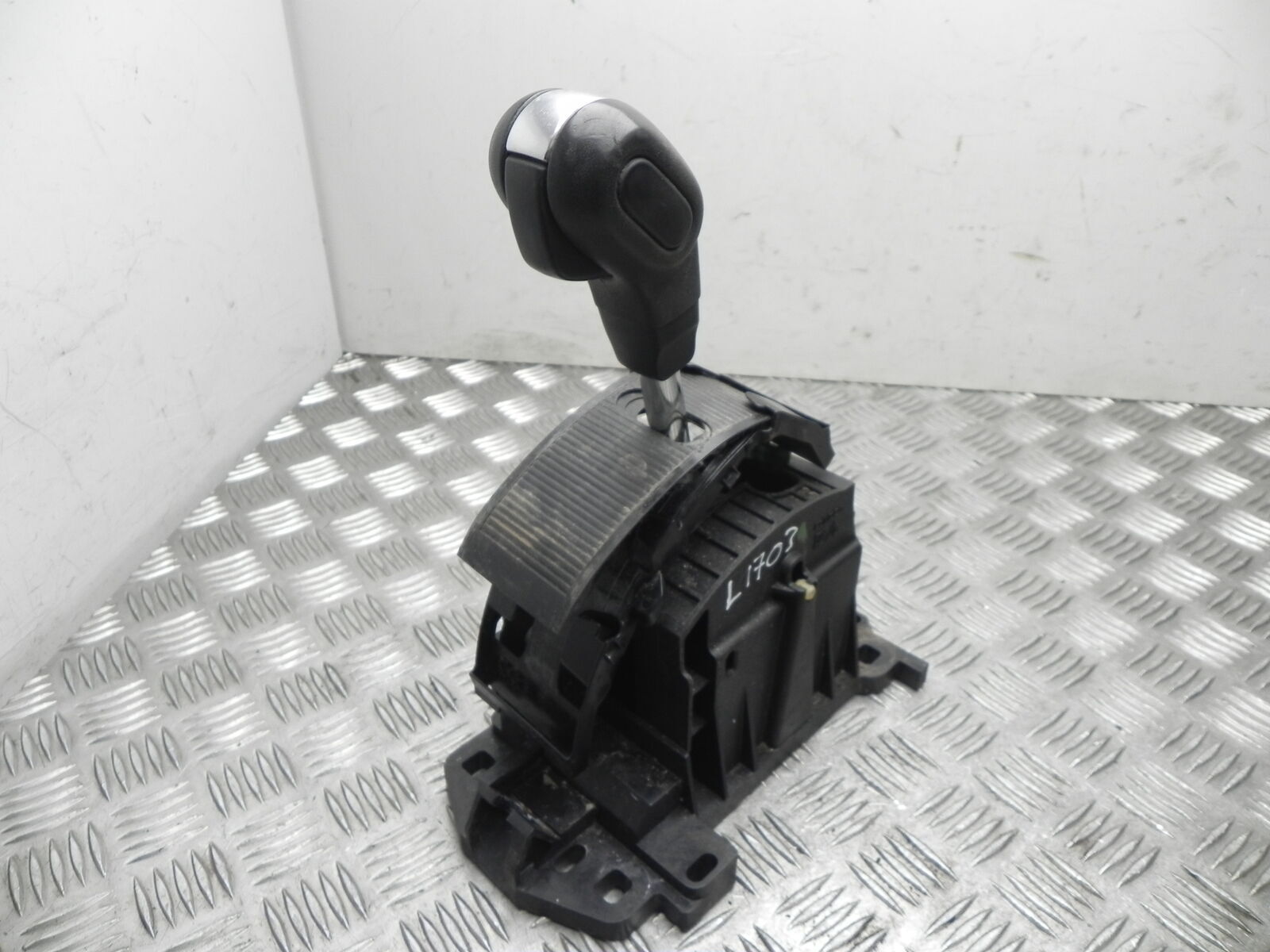 2012 Land Rover Lr4 Automatic Floor Gear Shifter Assembly for sale ...
