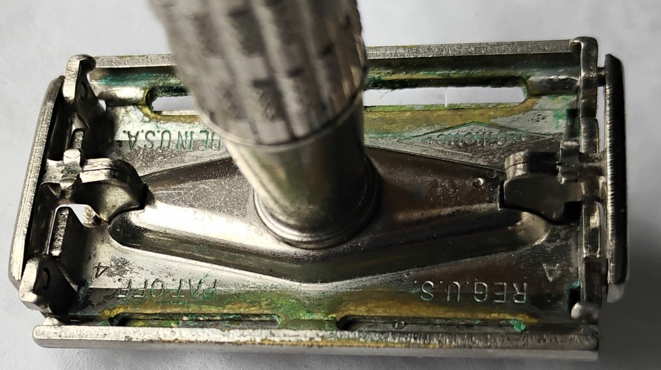 Vintage Gillette Safety Razor, Dial Adjusted Fatboy Red Tipped Handle ...