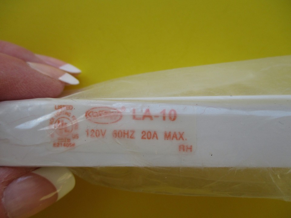 Contech Lighting LA-10 120V 60HZ 20A End Feed Connector Track Lighting ...