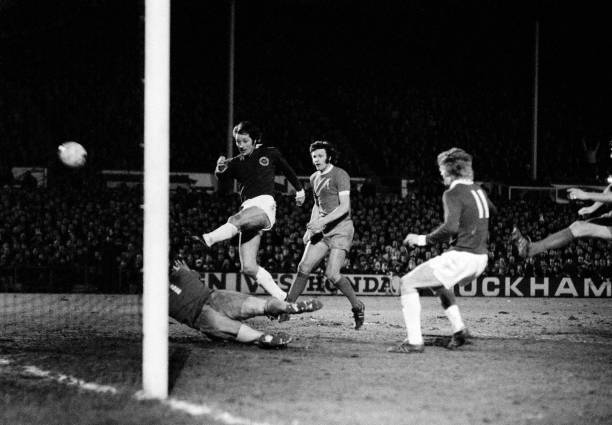 Football Frank Worthington Of Leicester City Scores 1975 OLD PHOTO ...