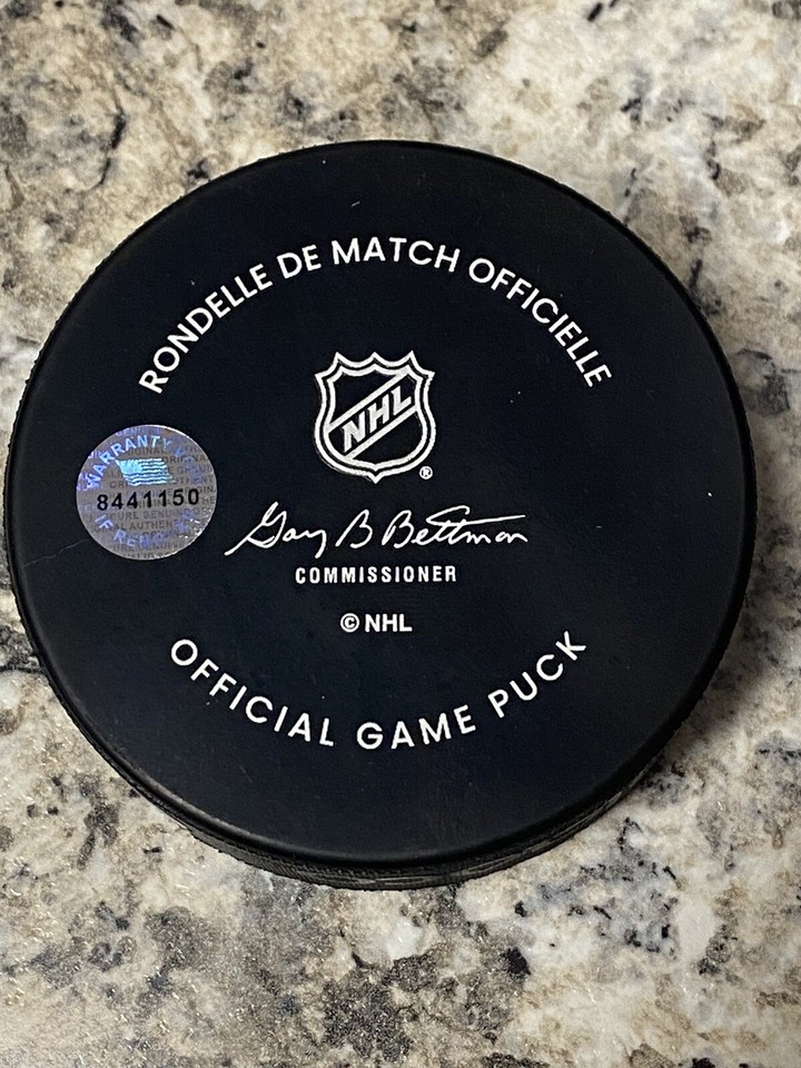 SIGNED OFFICIAL NHL GAME PUCK MONTREAL CANADIENS COLE CAUFIELD New ...