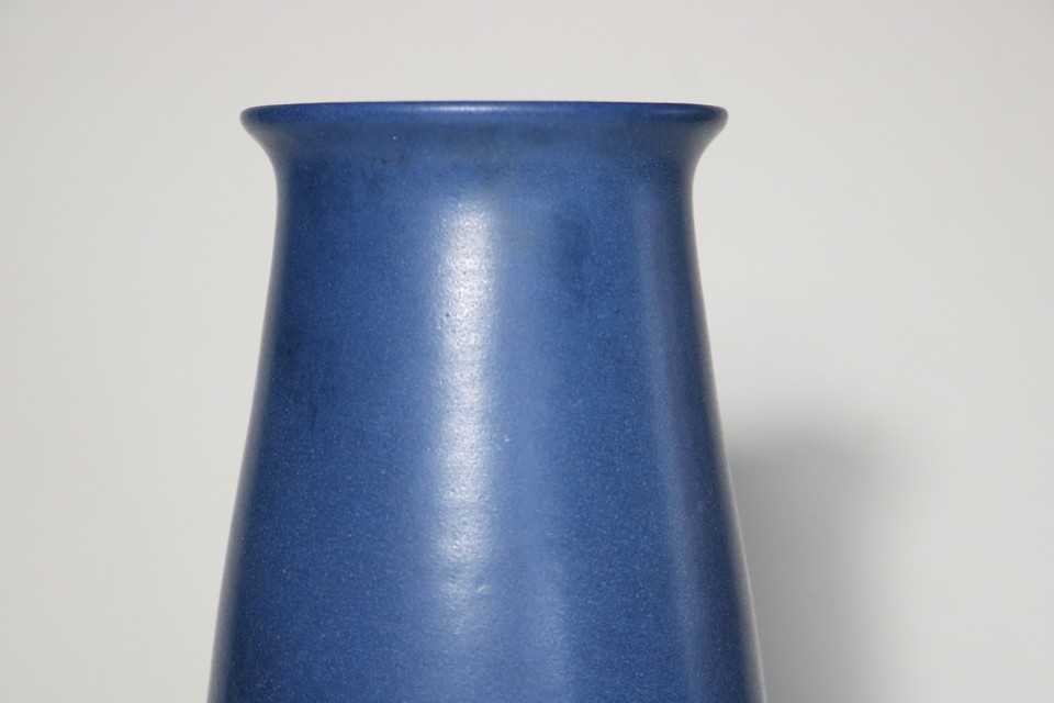 ANTIQUE LARGE 8.3" MARBLEHEAD ART POTTERY VASE MATTE BLUE 'AS IS' COND ...