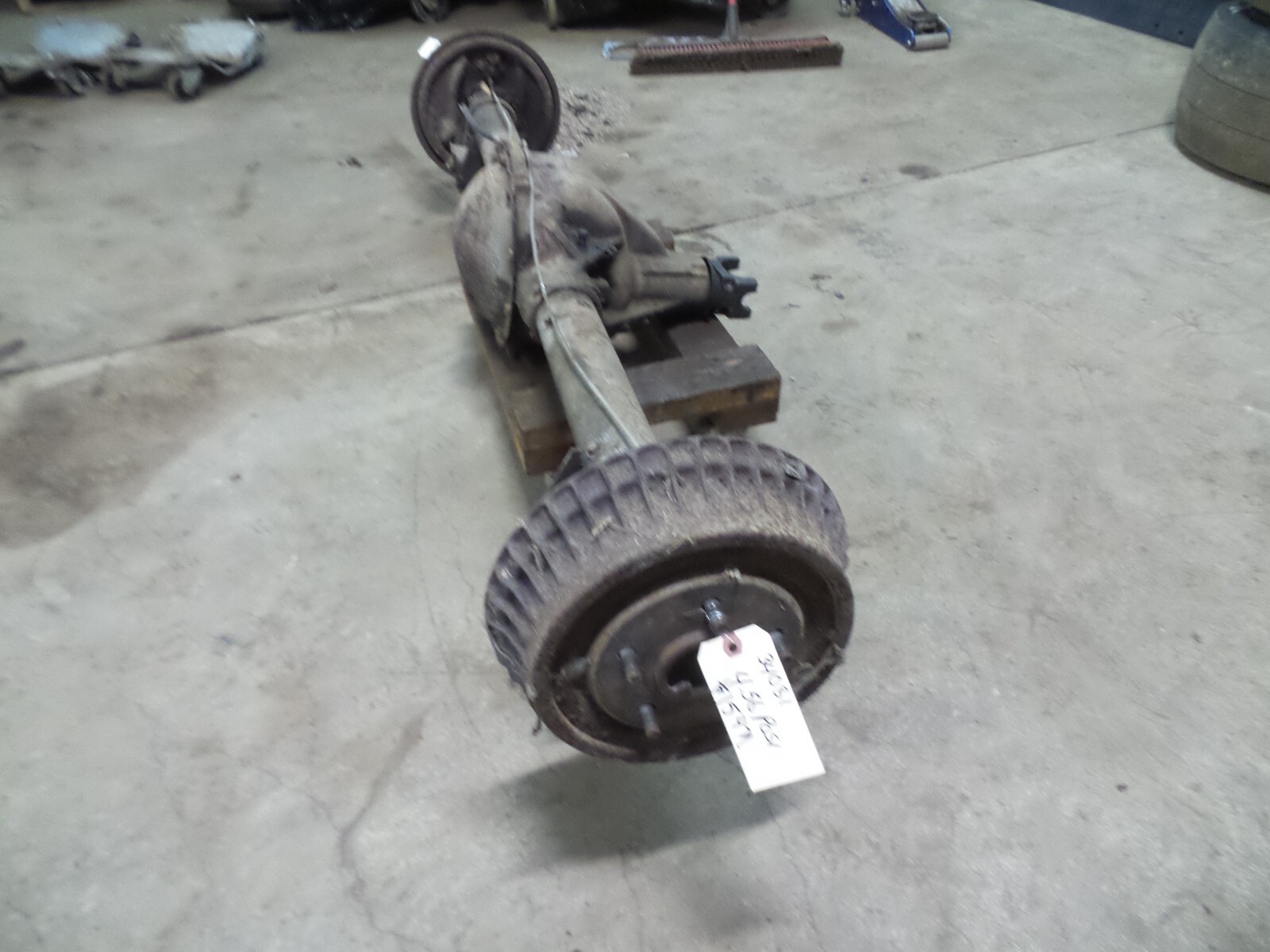 70-81 FIREBIRD CAMARO 4.56 GEAR POSI REAR END AXLE 10 BOLT DRUM BRAKE ...