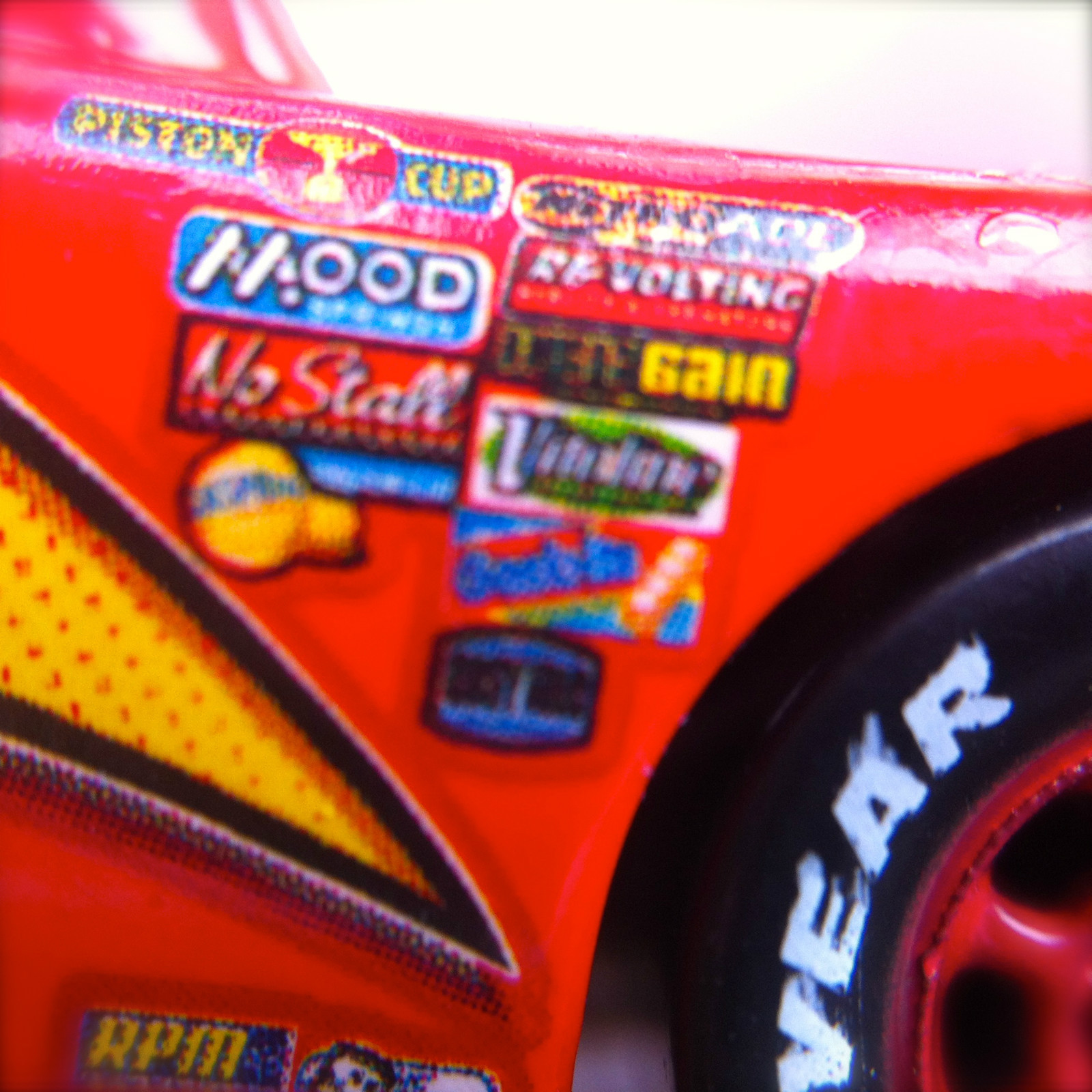 Disney PIXAR Cars LIGHTNING McQUEEN WITH SIGN & FRED 2013 RUST-EZE ...