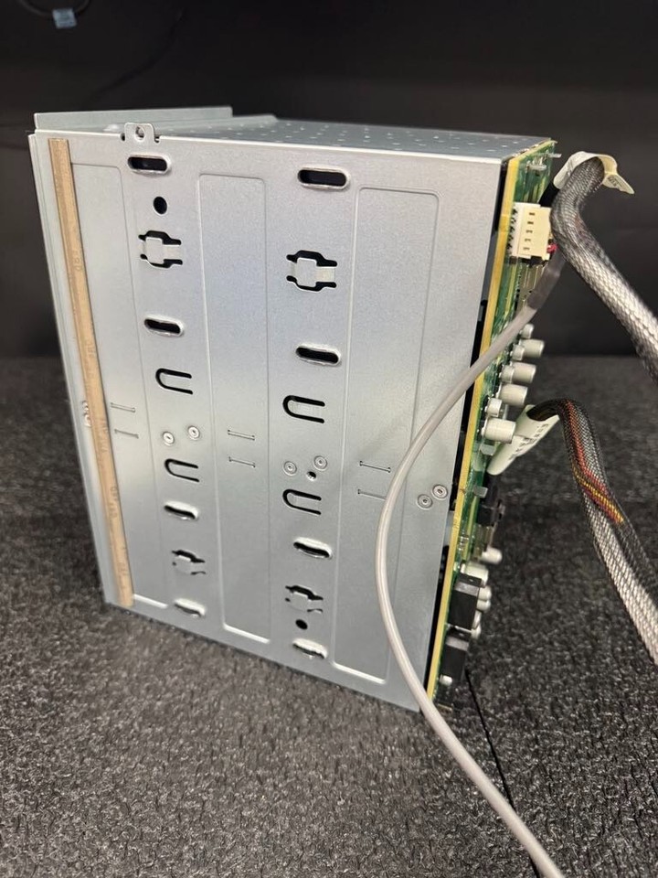 Intel P4000 8-Drive 3,5" SAS SATA Cage G15584-301 for Servers | eBay