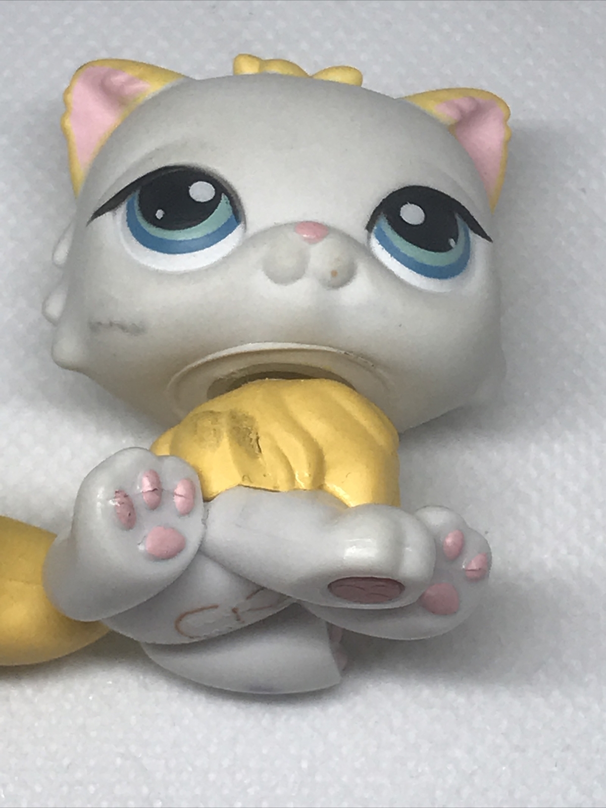 Littlest Pet Shop LPS #207 Persian Cat White Yellow Blue Dot Eyes Red ...