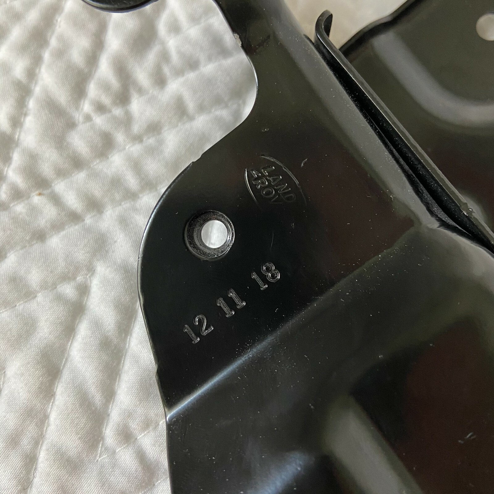 LAND RANGE ROVER EVOQUE LEFT LOWER FENDER BRACKET LR039126 12 13 14 15 ...