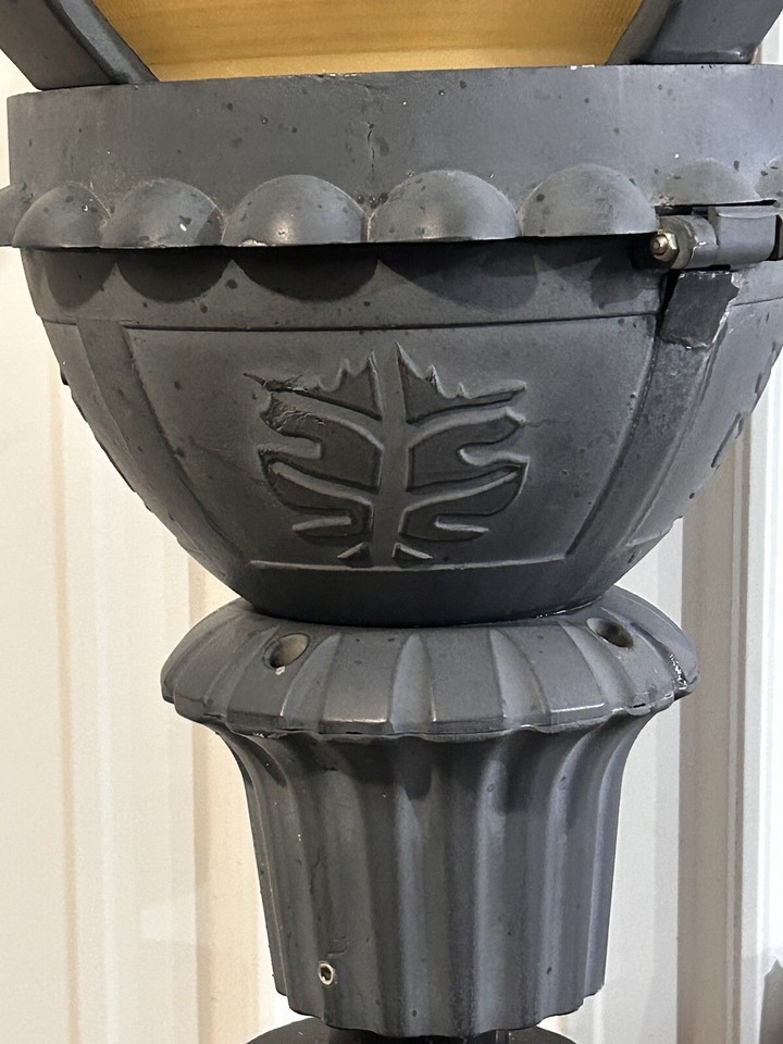 Vintage Single Street Light Pole Lamp Municipal Street Light Antique ...