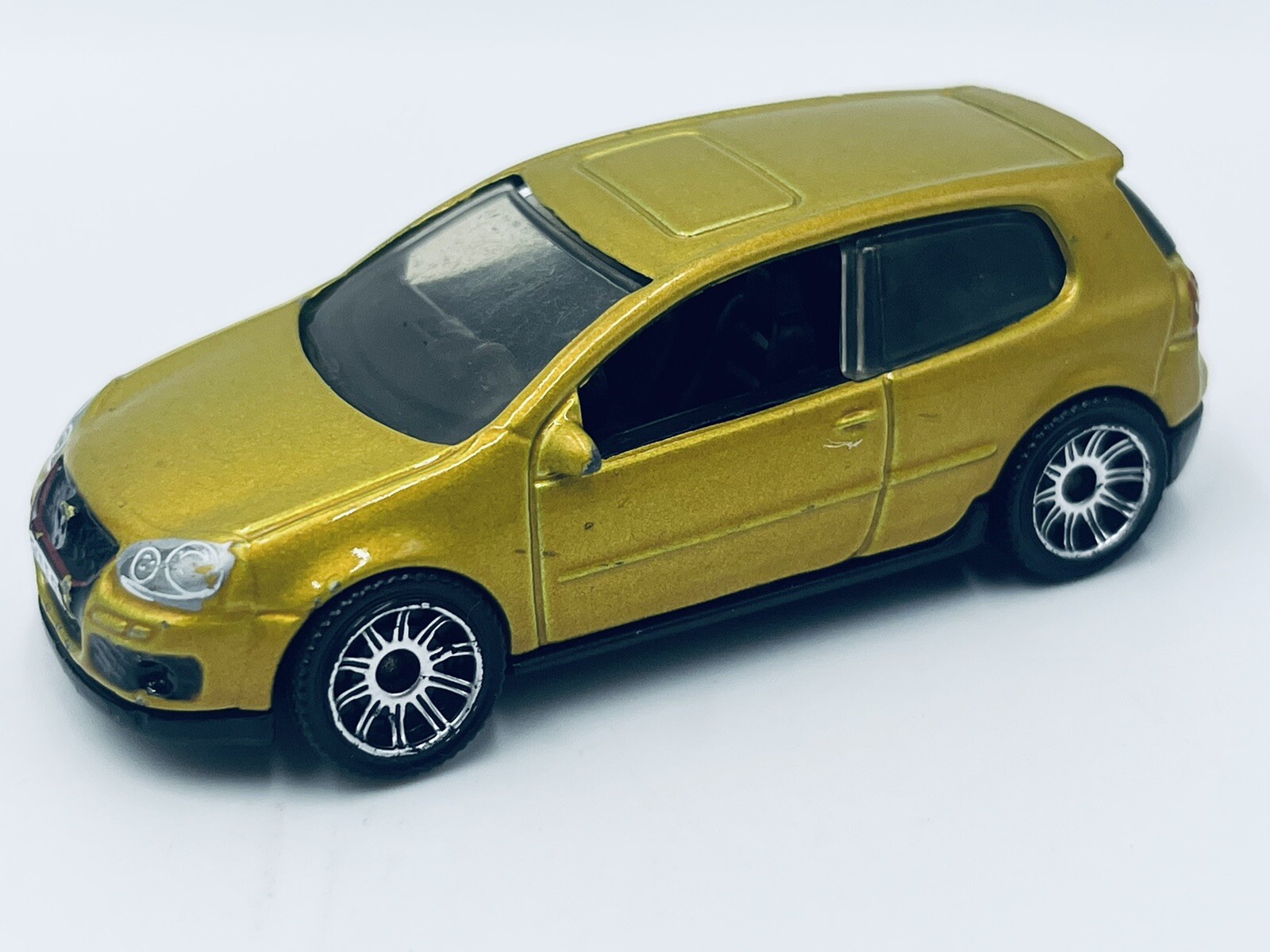 2005 Matchbox Volkswagen Golf V GTI - 1:64 Loose Gold Color | eBay