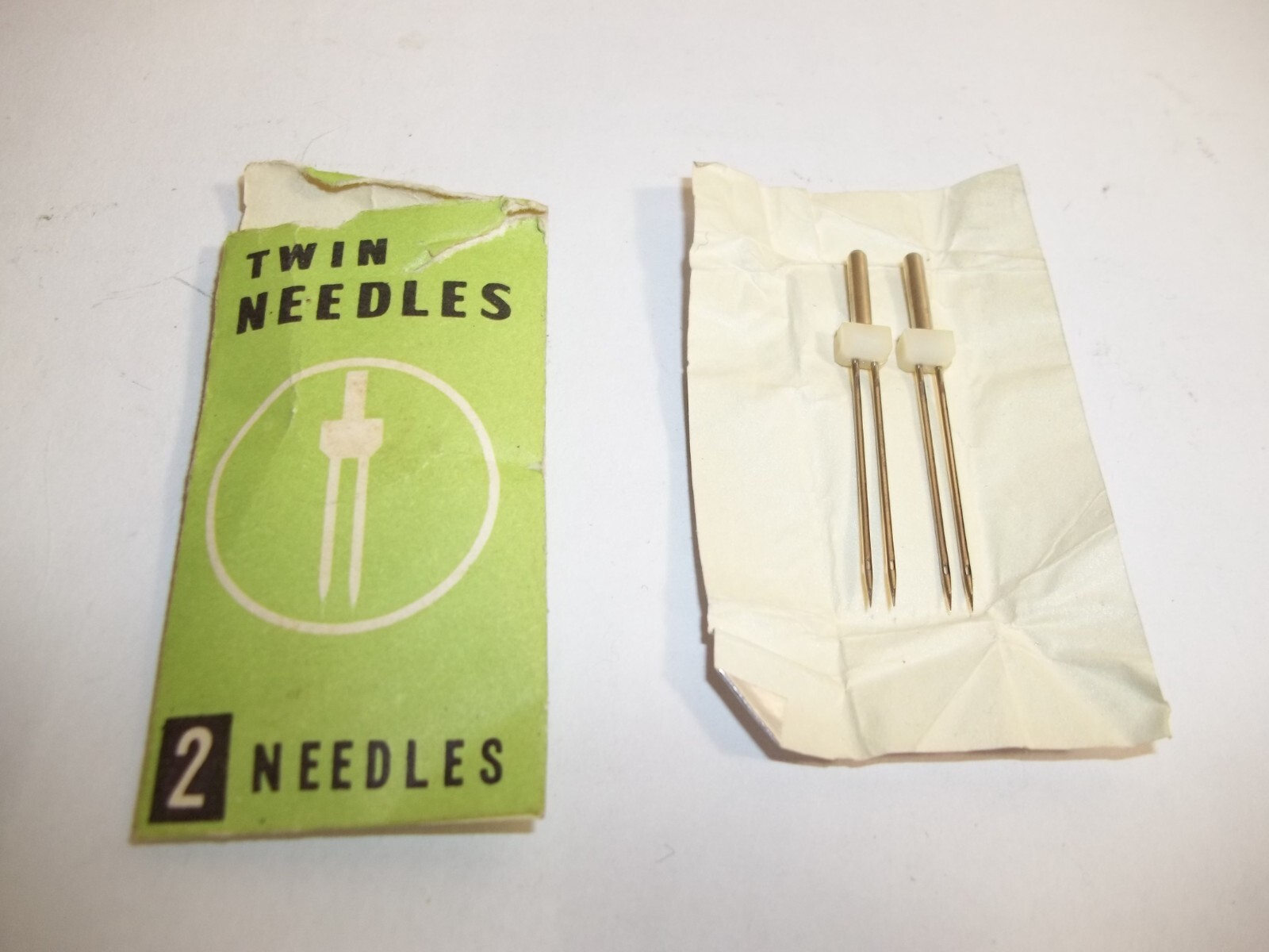 B2 Sewing Machine Twin Needles In New condition | eBay