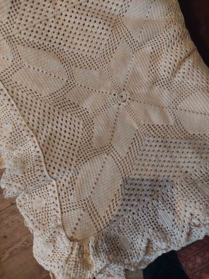 Vintage Cypriot Handmade Beige Crochet Bedspread | 2.60 cm x 1.80 cm ...