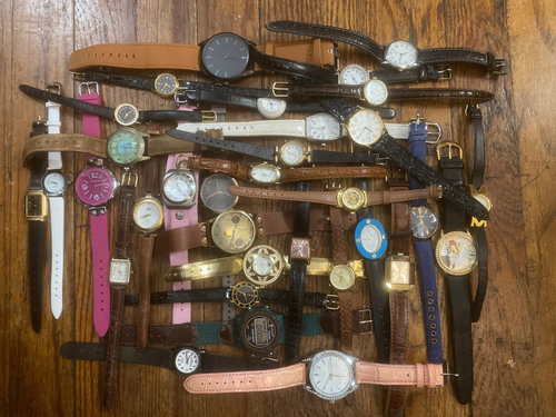 Huge lot of 33 Vintage+Now Quartz Watches some run decent straps Snoopy ...