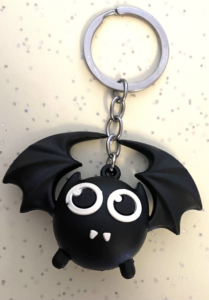 HALLOWEEN GIVE OUTS TRICK OR TREAT FUN KEYRING Keychain BAT SKELETON ...