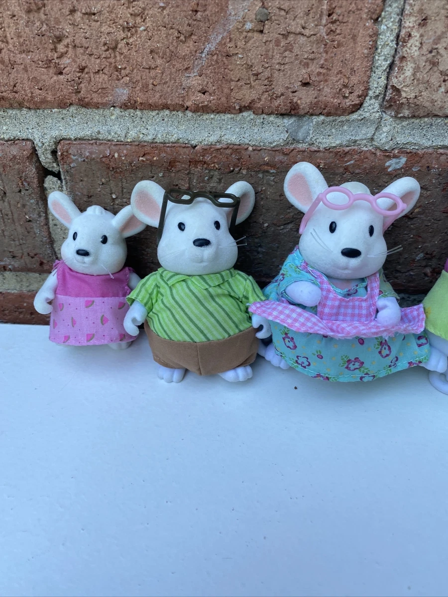 Lil Mouse And His Mom