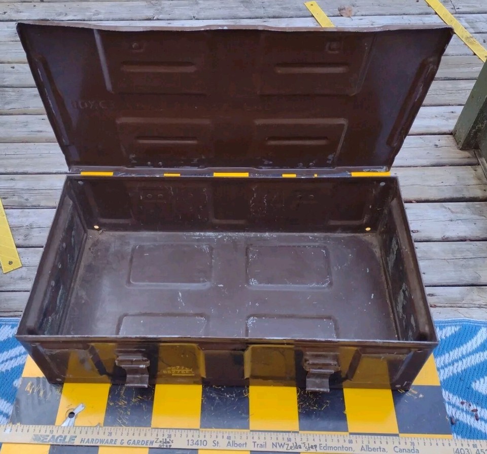 Army Surplus Ammo Box C374 105mm Ammunition Heavy Duty Metal Storage ...
