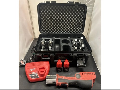 Novopress AC0103 Press Tool 15, 22, 28, 35mm jaws 2.0 Ah batteries1 x ...