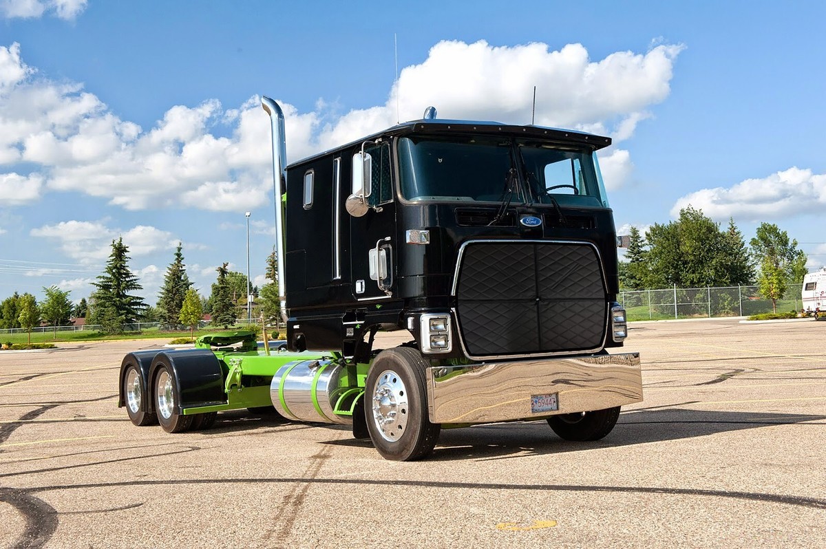 Ford W 9000 Cabovers