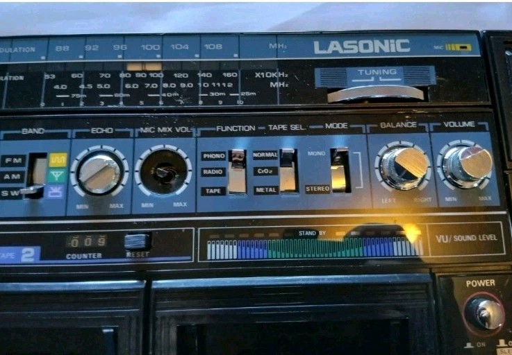boombox Lasonic L30 un radioregistratore stereo vintage degli anni '80 ...