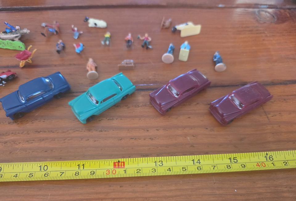 HO Scale Vehicle , Animal & People Lot For Your Model Train Layout | eBay