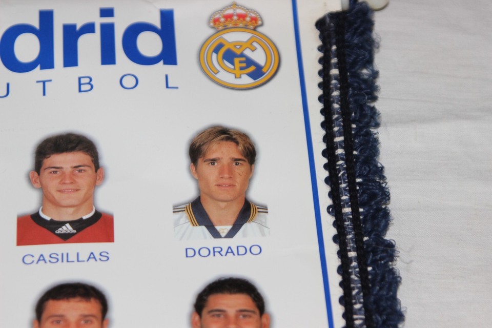 Wimpel Super Grande von Der Real Madrid 1999-2000 Raul , Morientes ...