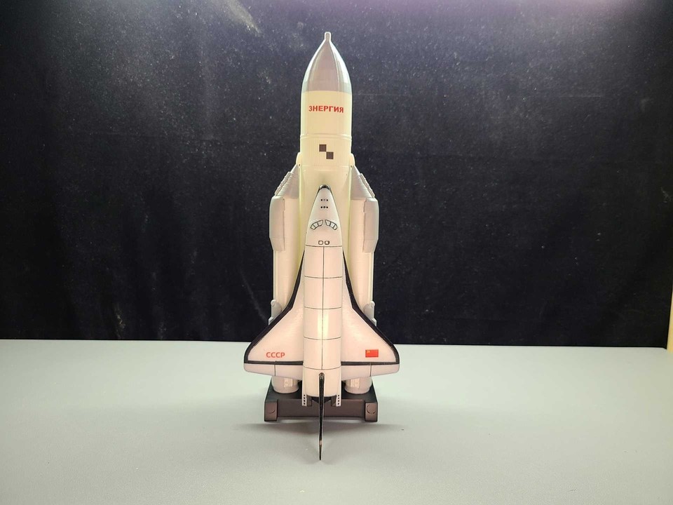 1:200 Scale Energy with Buran Space Shuttle Model Painted Finished 30cm ...