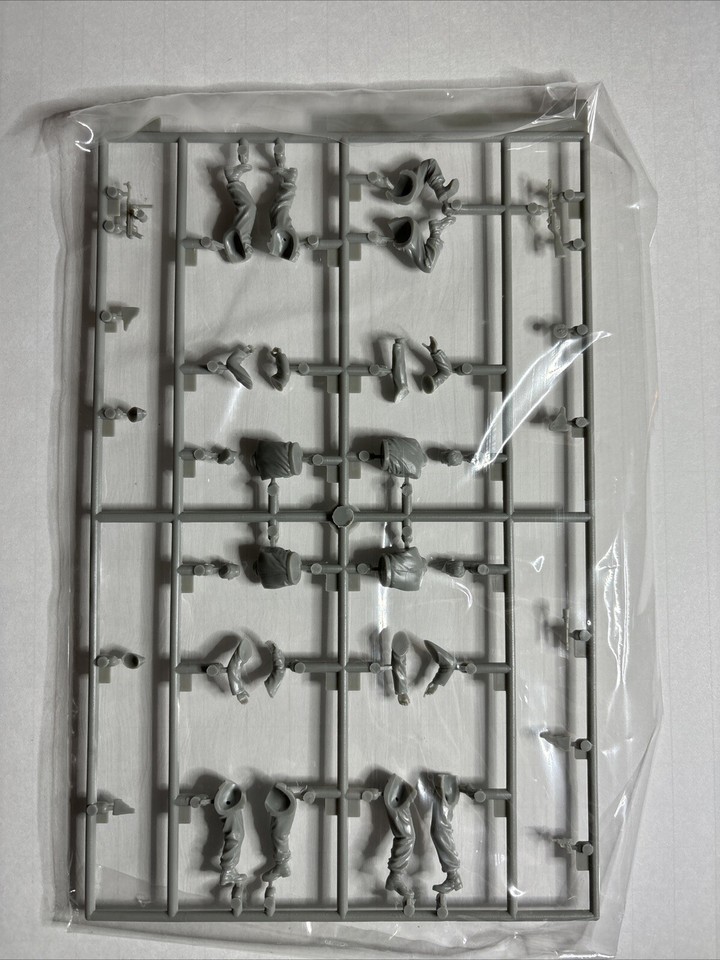 Dragon # 6129 German Survivors Panzer Crew 1/35 Scale model Figure kit ...