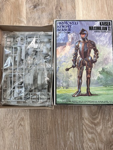 #49 Imai Armoured Knight Series Kaiser Maximilian II 1/12 scale Model ...