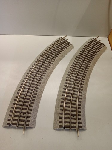 4 Lionel FasTrack Pieces - 2 O-36 Curve, 2 Straight | eBay