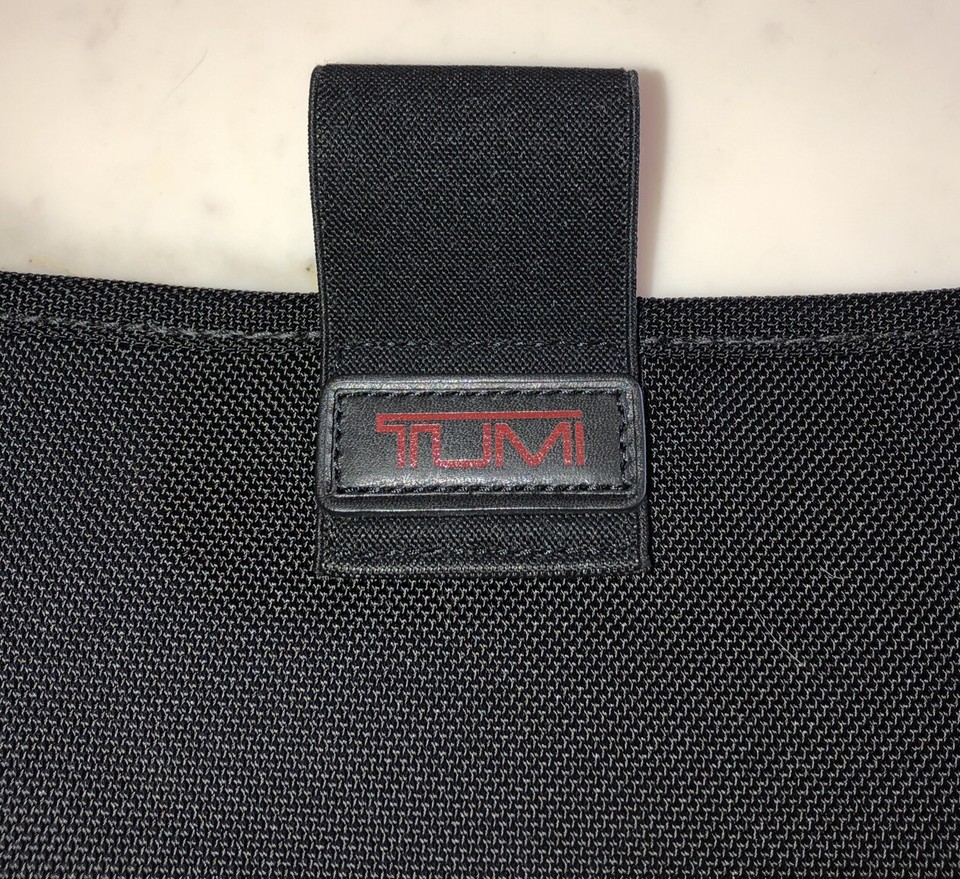 TUMI Luggage Strapless Black Nylon Padded Laptop Tablet iPad Sleeve ...