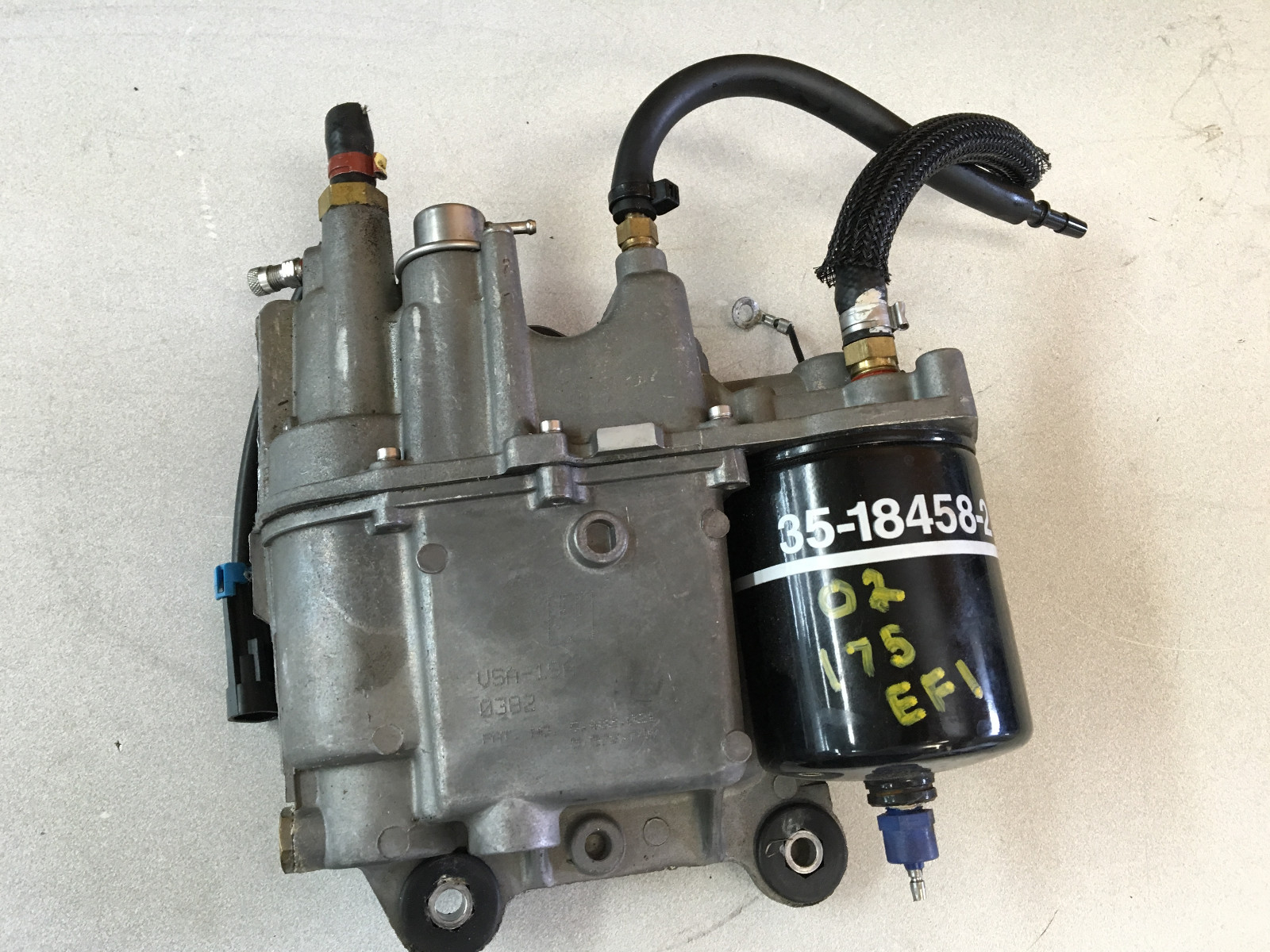 02 Mercury 175 HP 2.5 V6 EFI 2 Stroke Outboard VST Fuel Pump Freshwater ...